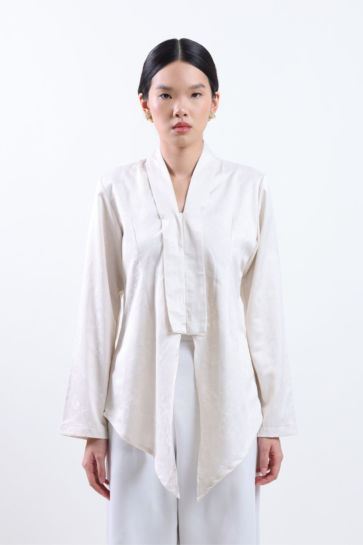 White Yue Jacquard Kebaya Top | Oemah Etnik