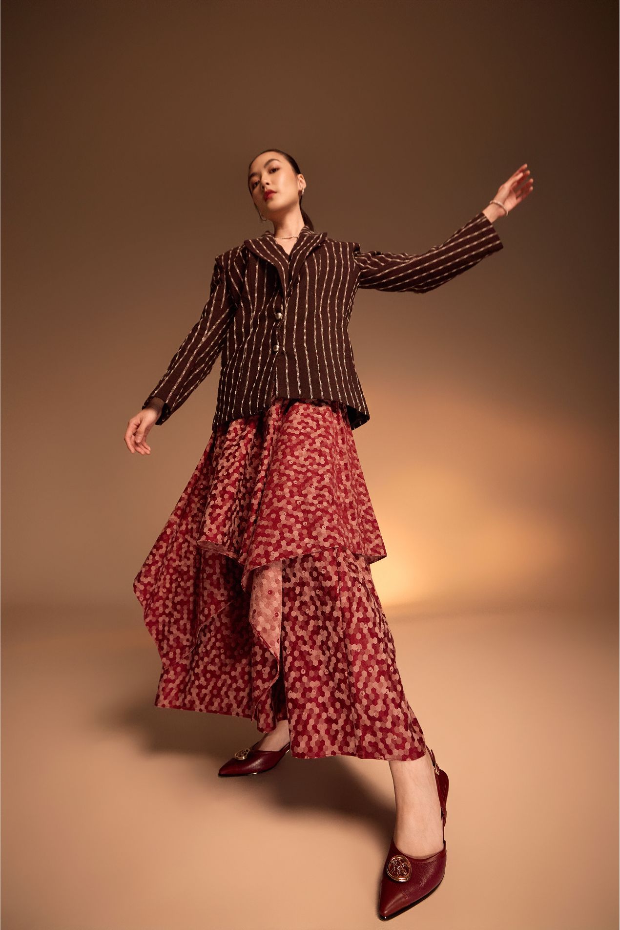 Dark Brown Tabang Tenun Blazer | Oemah Etnik
