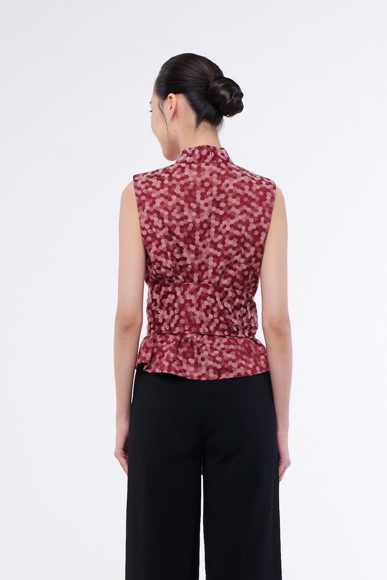 Red Saina Jacquard Top | Oemah Etnik