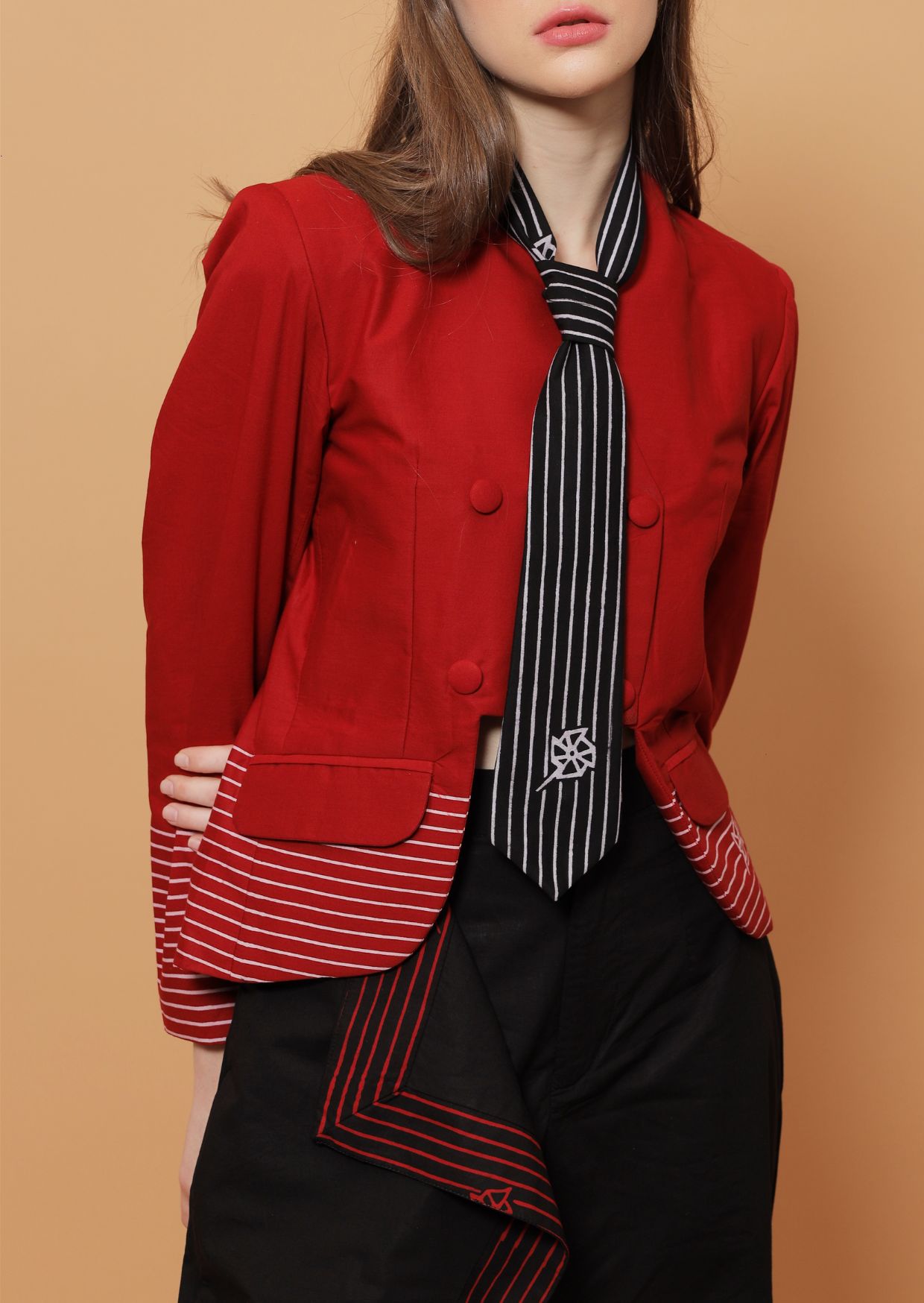 Red White Mangolu Batik Katun Blazer | Oemah Etnik