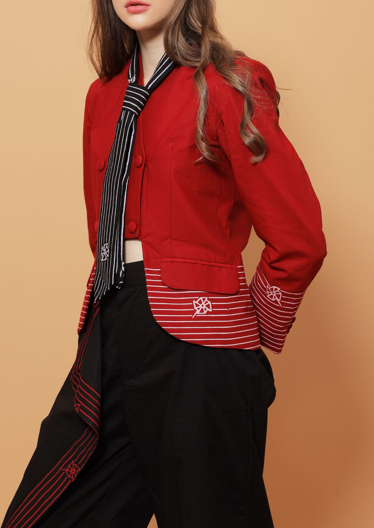 Red White Mangolu Batik Katun Blazer | Oemah Etnik