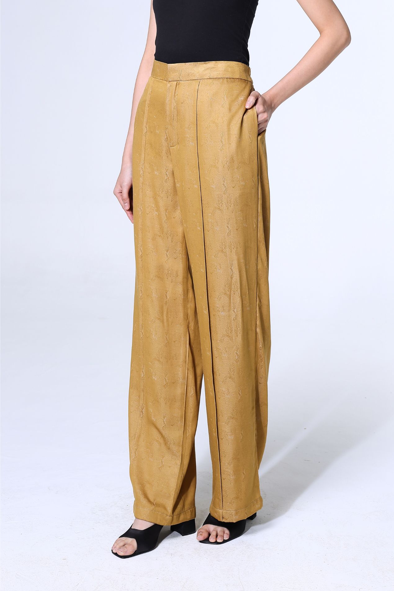 Gold Sinaro Jacquard Pants | Oemah Etnik