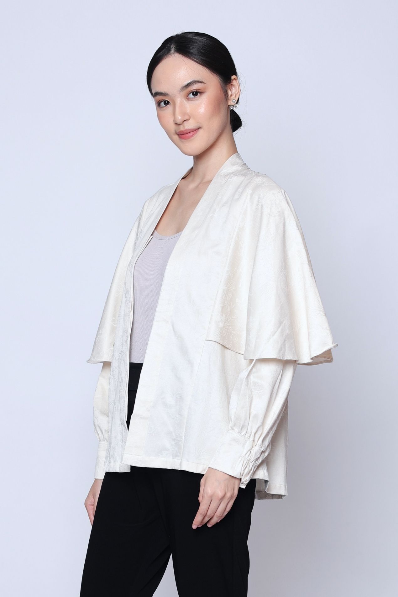White Raba Jacquard Outer | Oemah Etnik