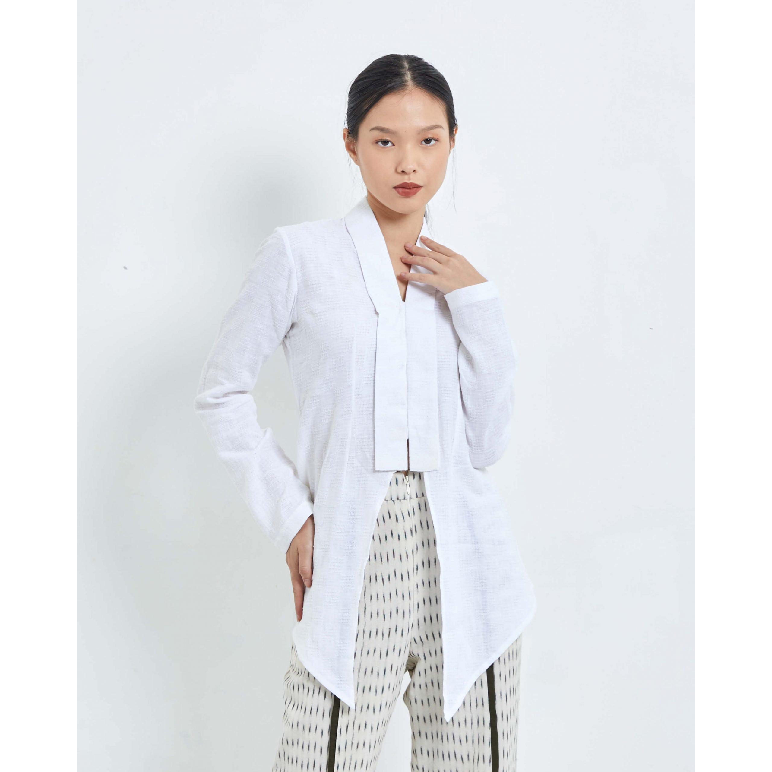 White Lily Kebaya Top | Oemah Etnik